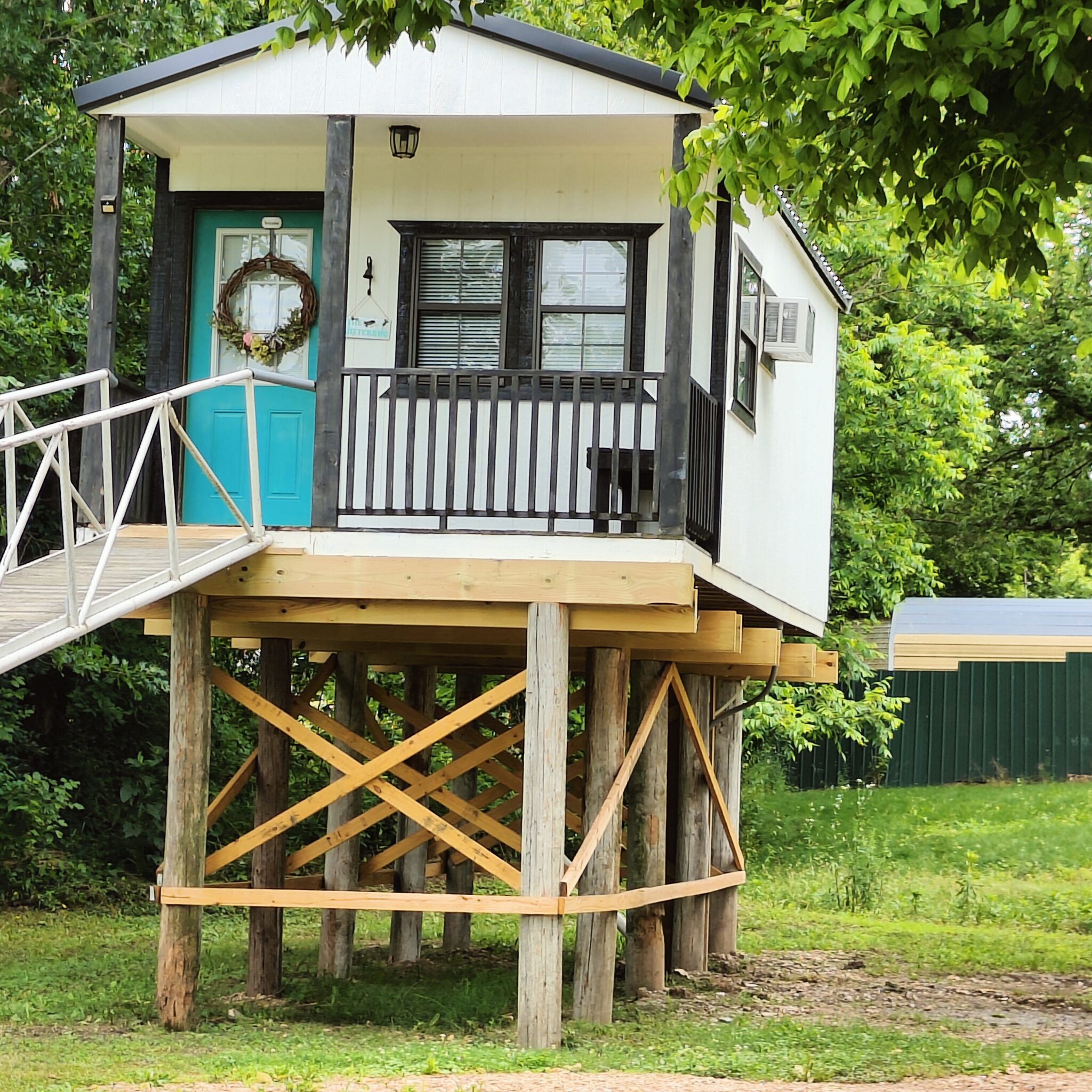 Jitterbug Cabin, Sleeps Two – Big Elk Floats and Camping