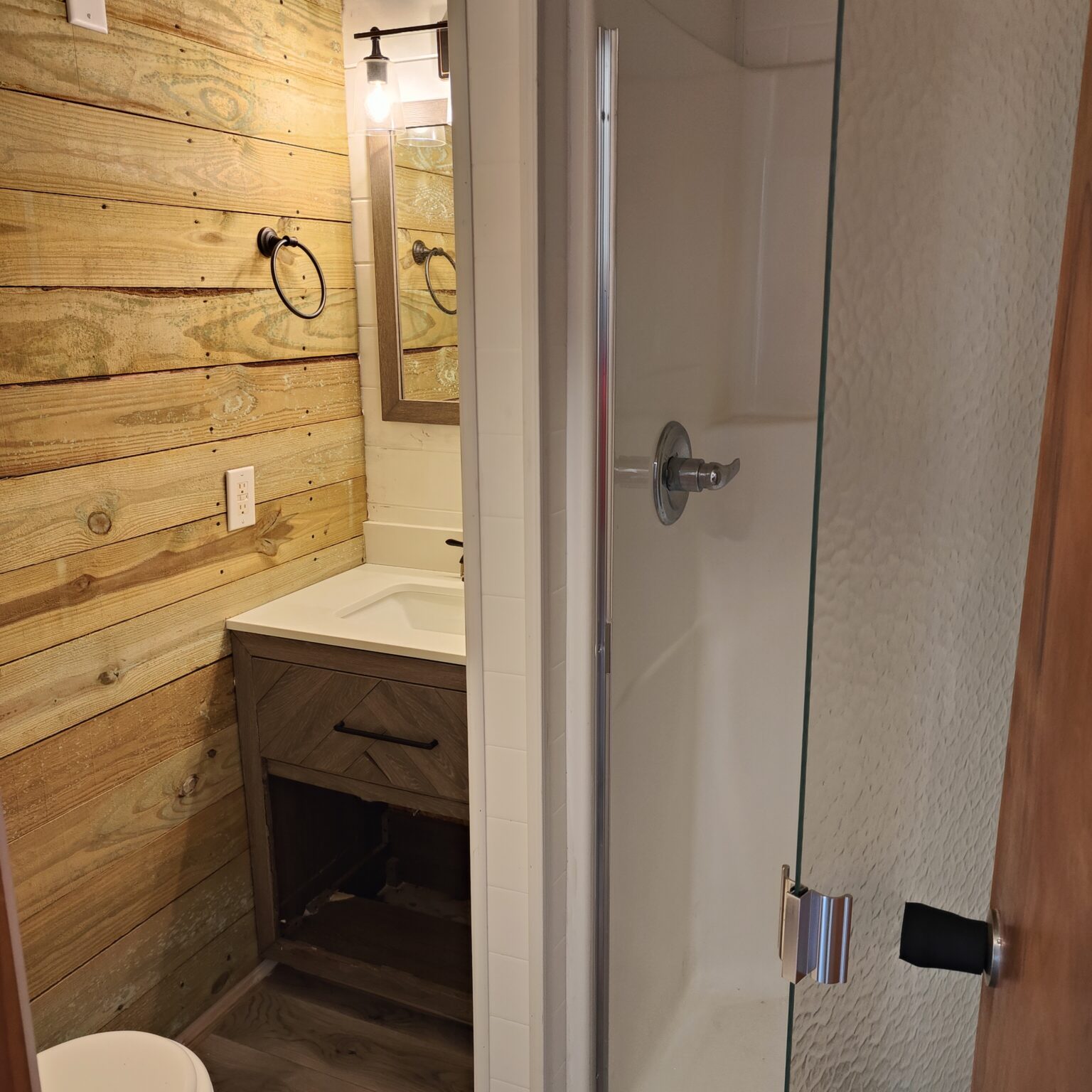 Jitterbug Cabin, Sleeps Two – Big Elk Floats and Camping