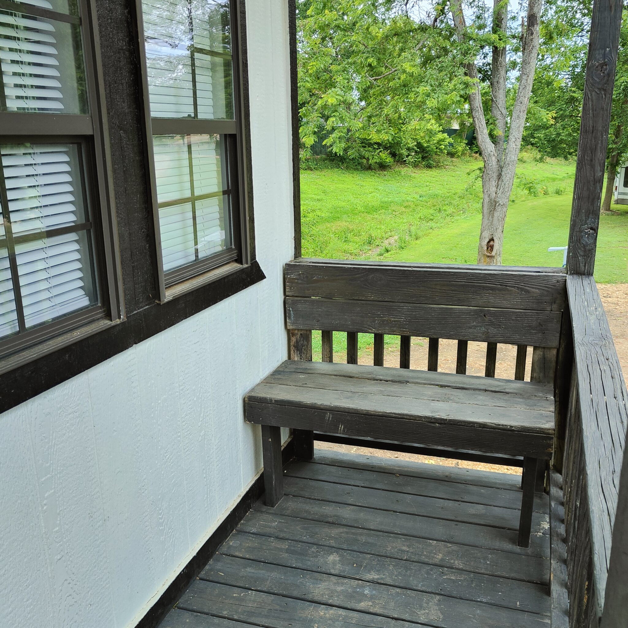 Jitterbug Cabin, Sleeps Two – Big Elk Floats and Camping